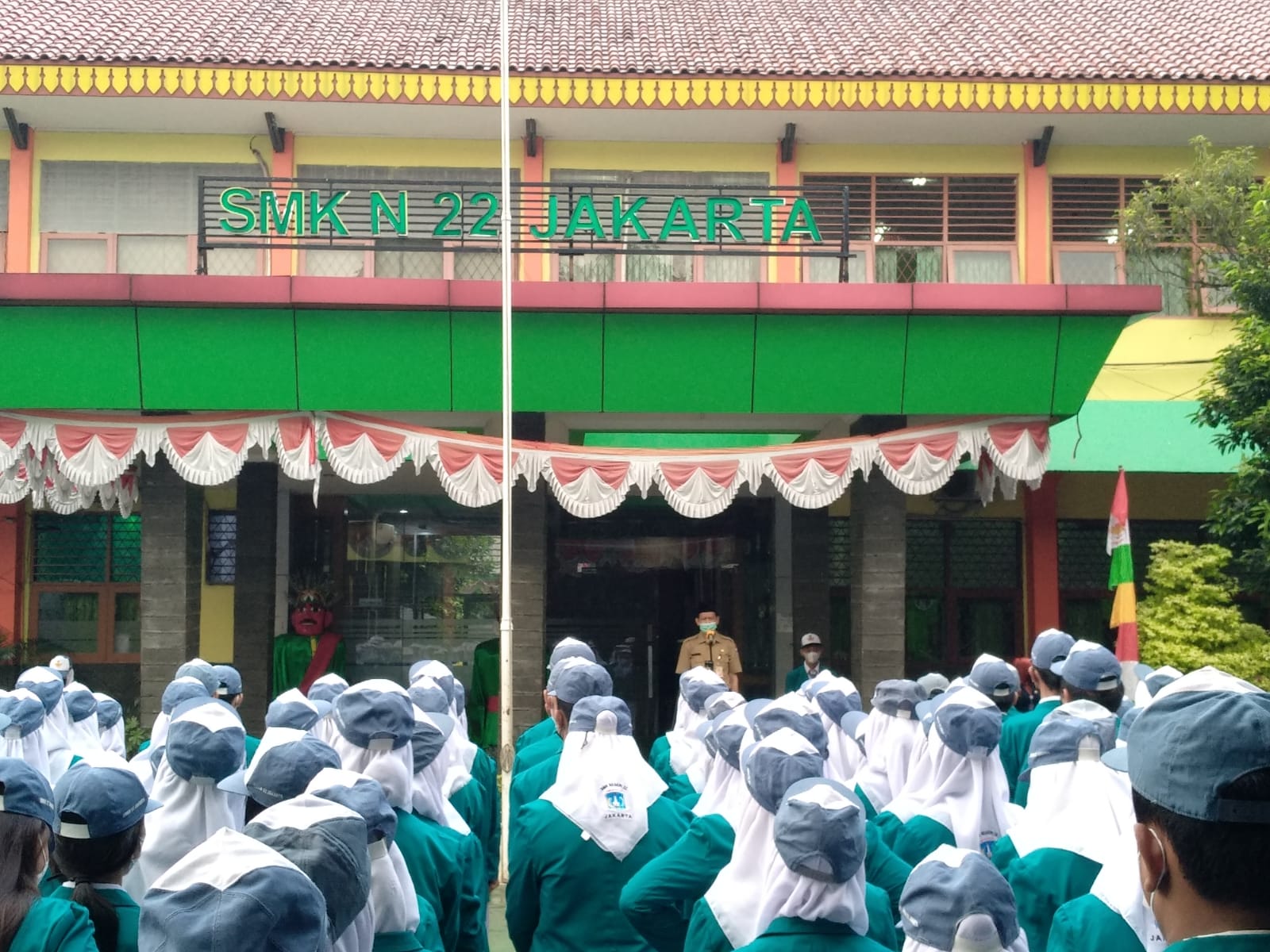 Kepala Tata Usaha SMKN 22 Jakarta Menjadi Pembina Upacara. – SMK Negeri ...