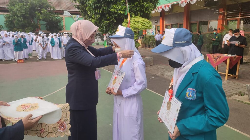 SMKN 22 JUARA 1 SEBANYAK 2 SISWA PADA LOMBA PENCAK SILAT CEMPAKA PUTIH ...