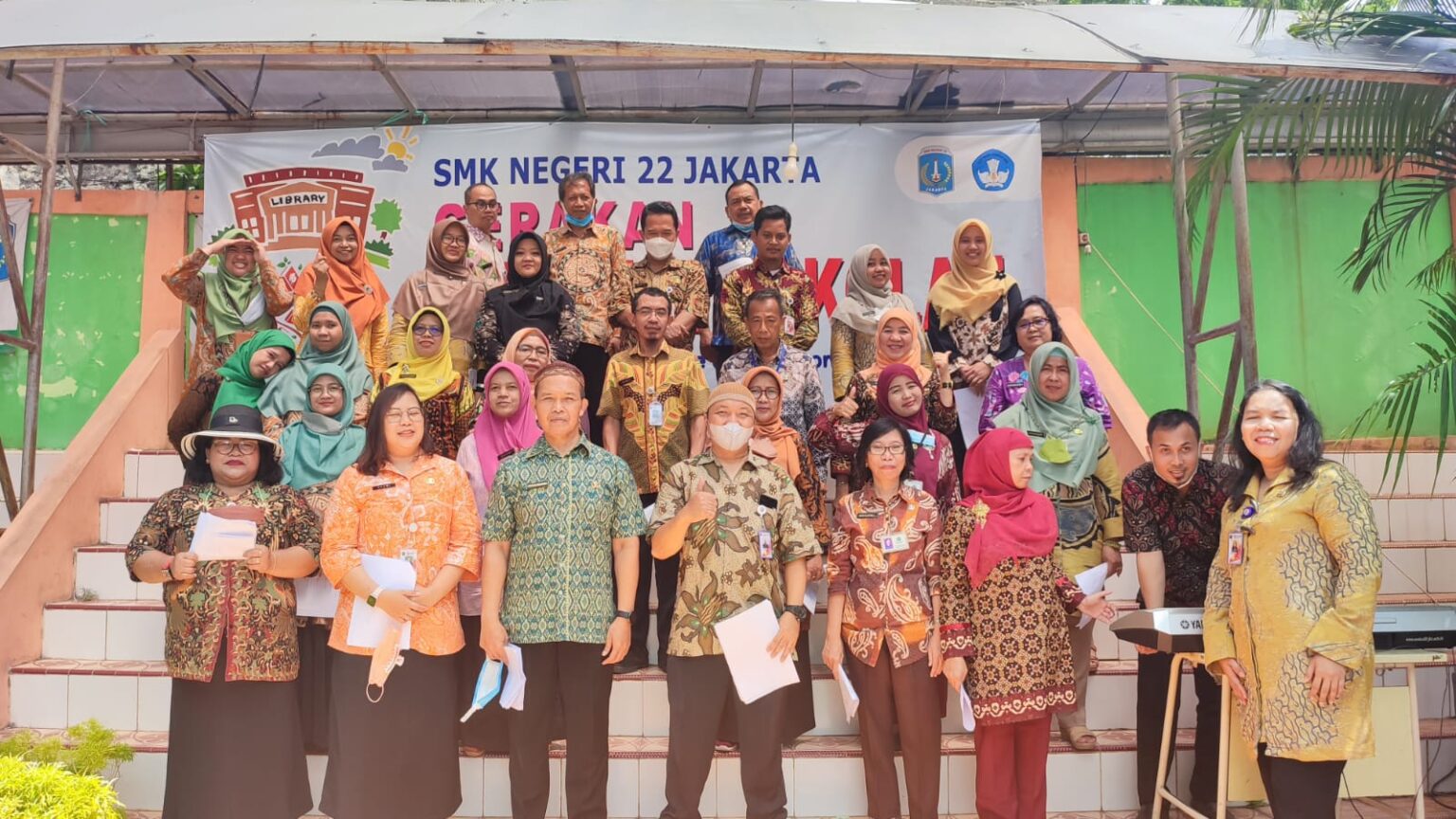 Momen Hari Guru di SMKN 22 Jakarta, Guru Tampil sebagai Petugas Upacara ...