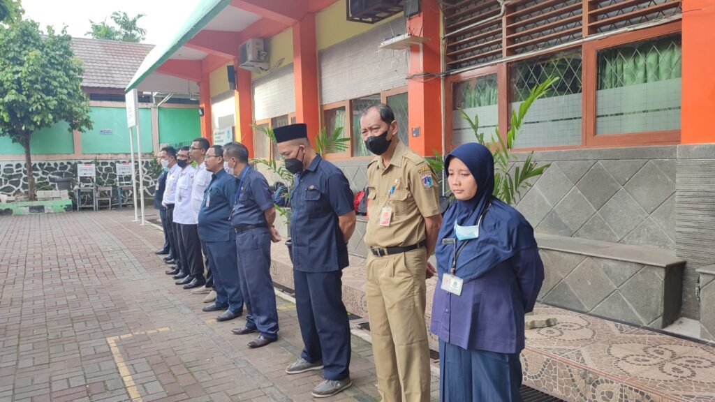 UPACARA PENGIBARAN BENDERA MERAH PUTIH DI SMKN 22 JAKARTA TH 2023 – SMK ...